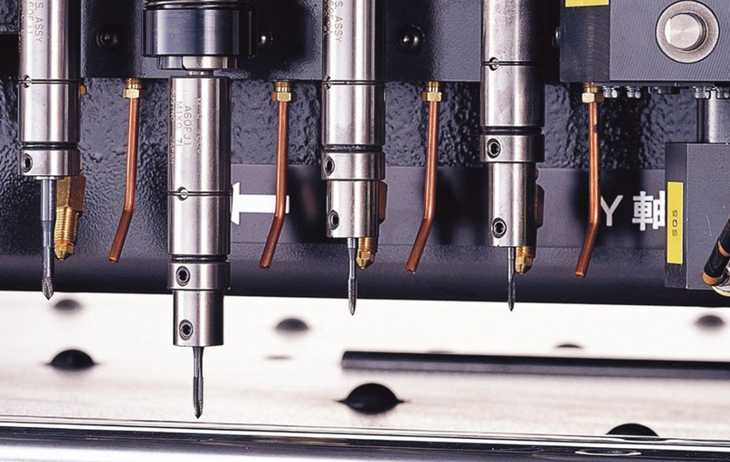 汎用マシン｜タッピングマシン｜CTS-900NT｜株式会社アマダ